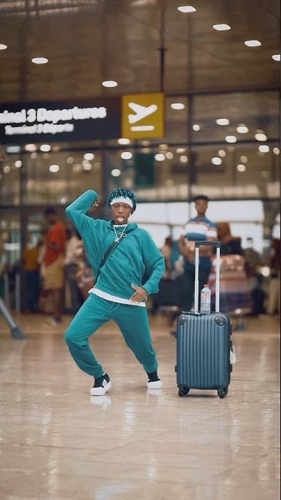 Who is Social Media Star Lisa Quama?