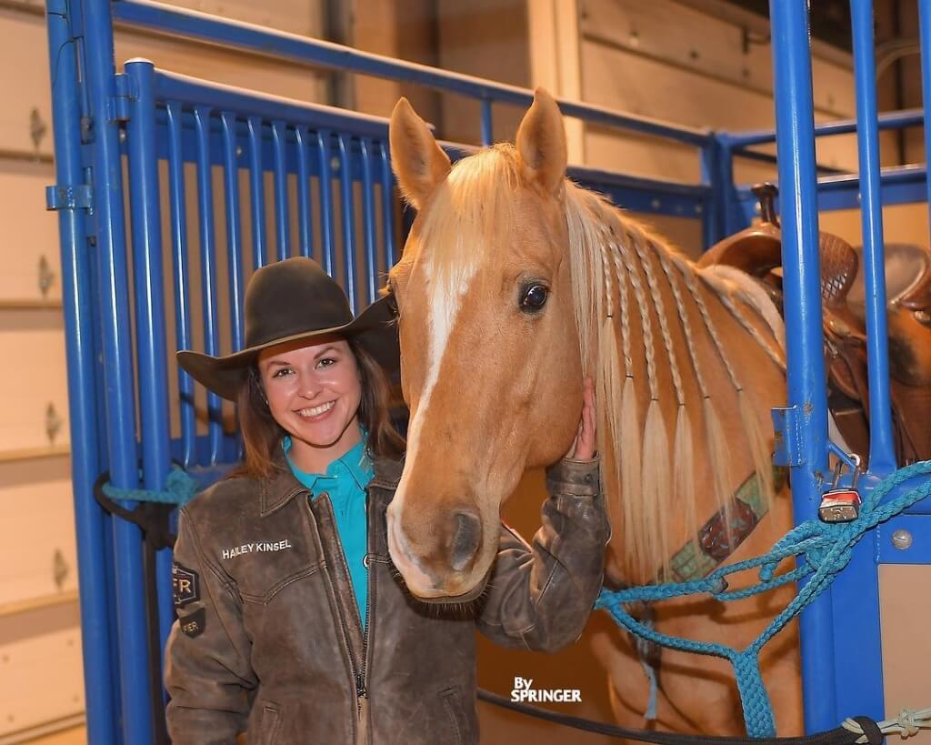 Hailey Kinsel Age, Height, Net Worth, Husband, Sister, Wiki