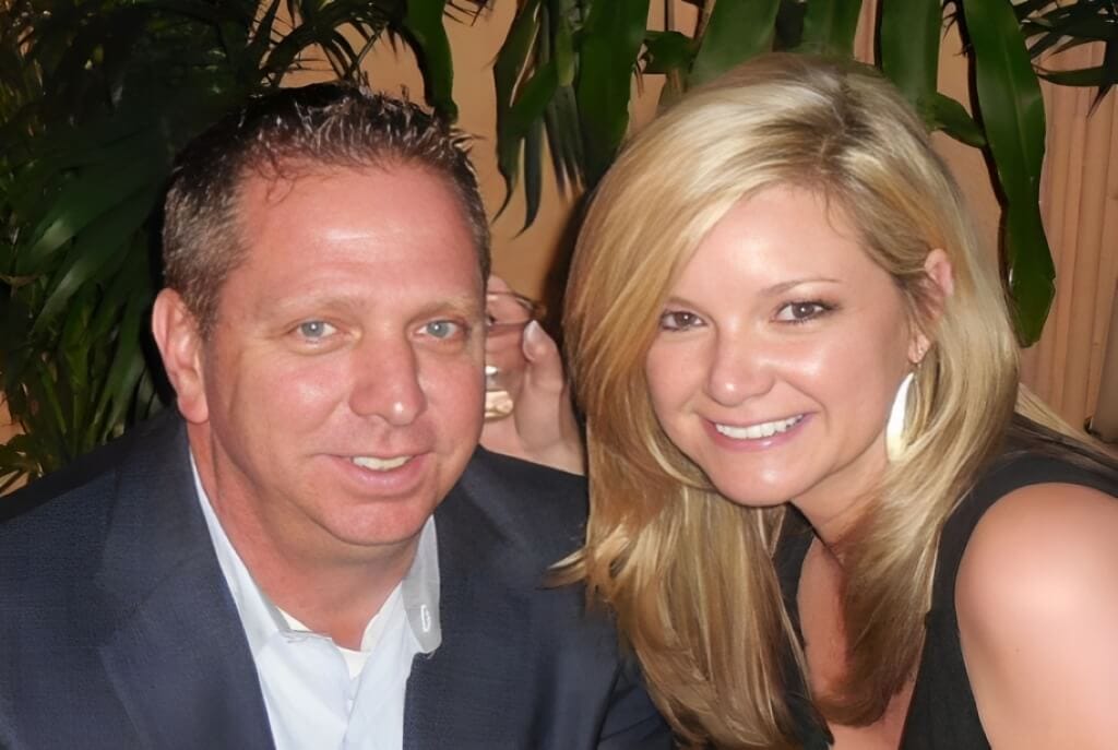 Why Laura Moody Appears With No Wedding Ring?