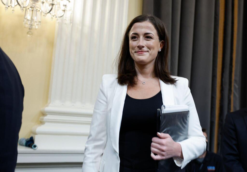 Cassidy Hutchinson Age, Husband, Parents, Net Worth, Wiki