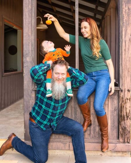 Elizabeth Zharoff Net Worth, Age, Height, Husband, Child