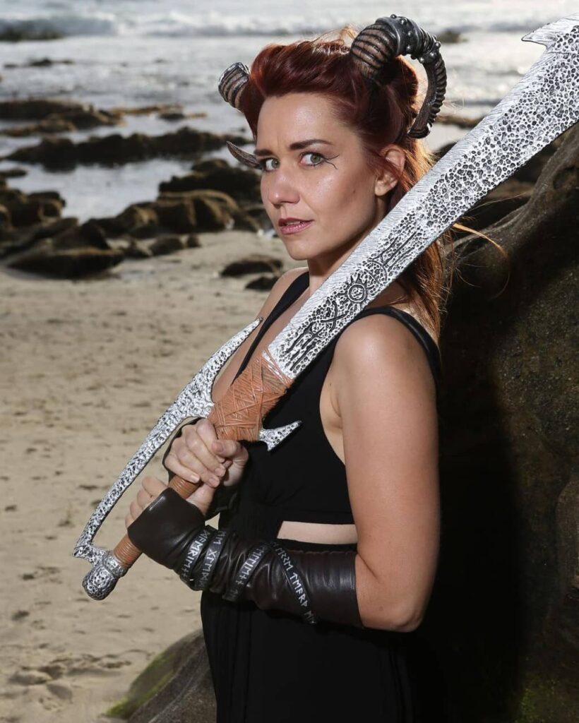 Elizabeth Zharoff Net Worth, Age, Height, Husband, Child