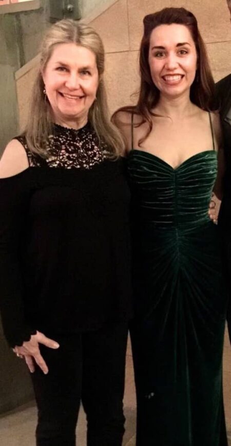 Elizabeth Zharoff Net Worth, Age, Height, Husband, Child