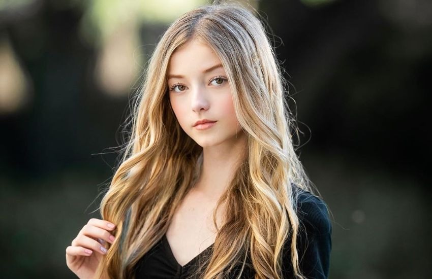 Emily Dobson Age, Height, Boyfriend, Net Worth, Sibling
