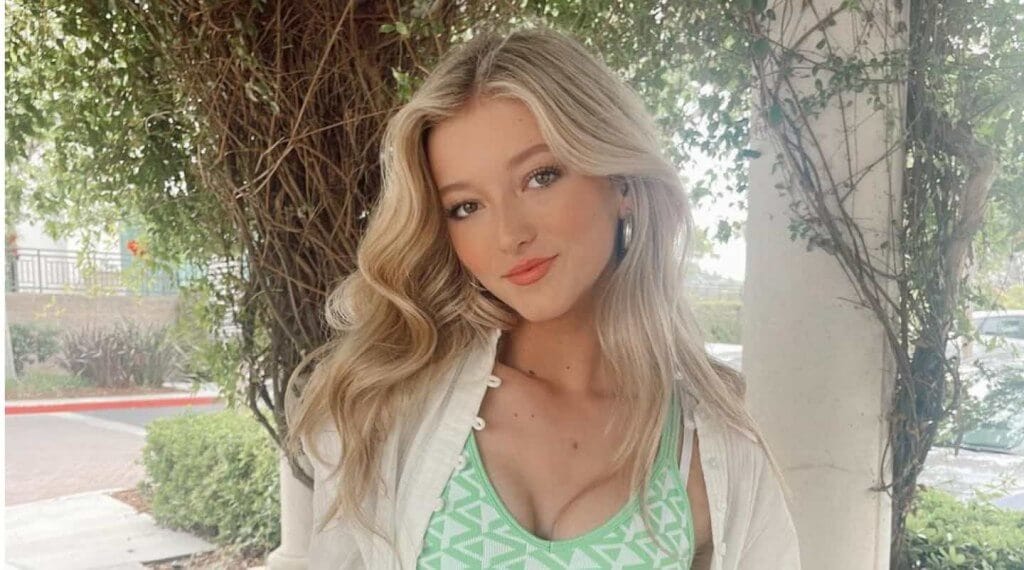 Emily Dobson Age, Height, Boyfriend, Net Worth, Sibling