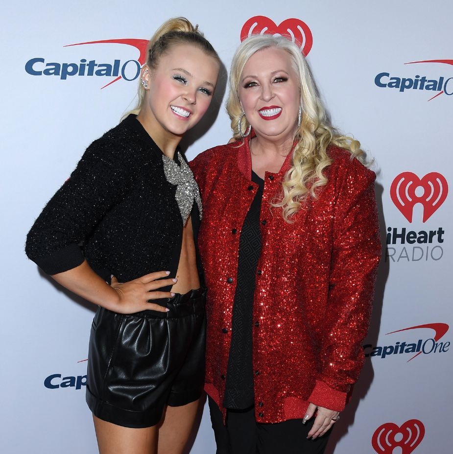 Jojo Siwa Age, Parents, Awards, Girlfriend, Net Worth, Wiki