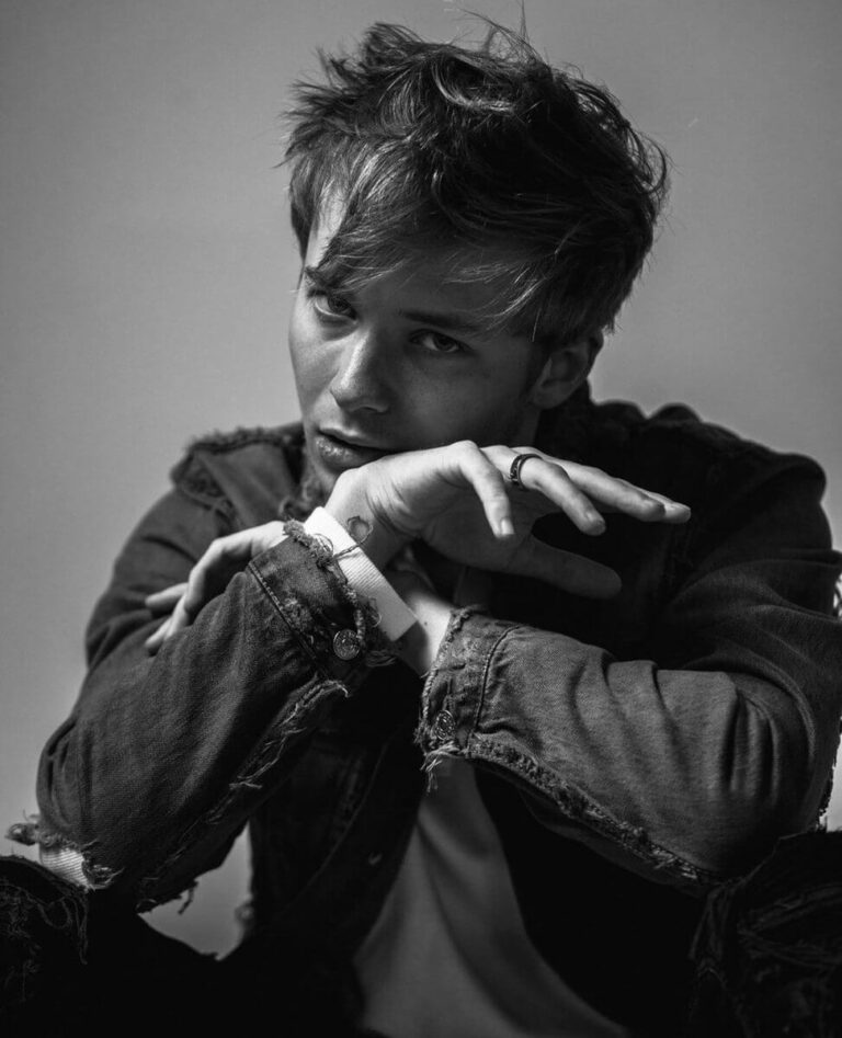 Sam Golbach Net Worth, Age, Career, Family, Girlfriend, Wiki