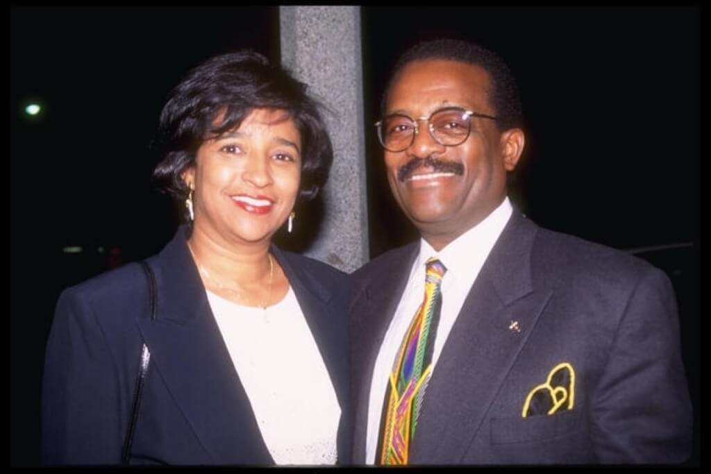 Who is Johnnie Cochran's Wife Sylvia Dale?