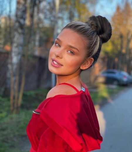 Zolotova Veronika Wiki, Age, Height, Boyfriend, Net Worth