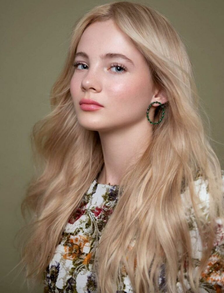 Freya Allan Height, Age, Net Worth, Parents