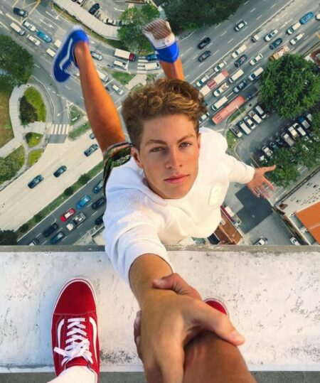 Ben Azelart Bio, Age, Height, Brother, Girlfriend, Net Worth, Facts