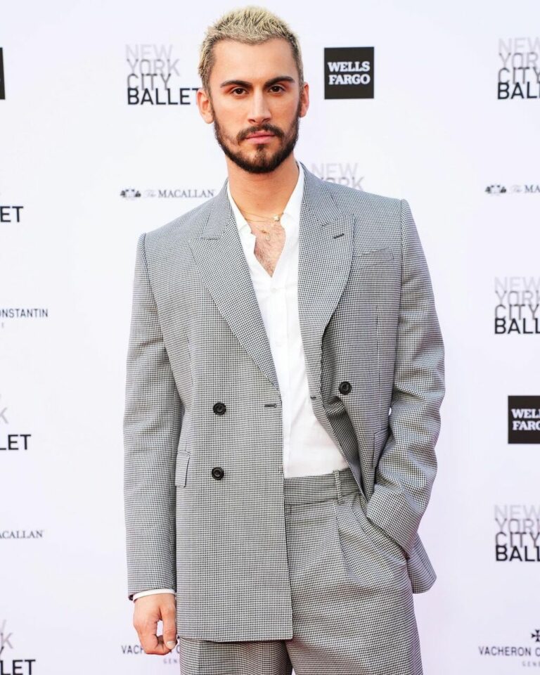 Christian Cowan Wiki, Age, Height, Boyfriend, Sexuality, Net Worth