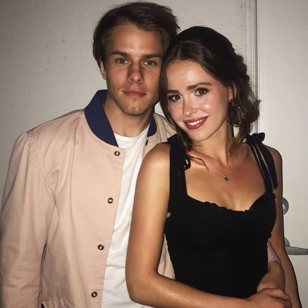 Jake Manley Age, Height, Wife, Parents, Net Worth