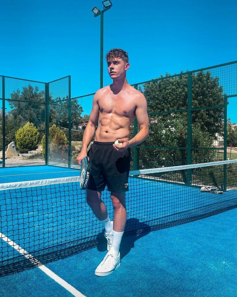 Meet Jonas Ems - Renowned German Sprint Canoer