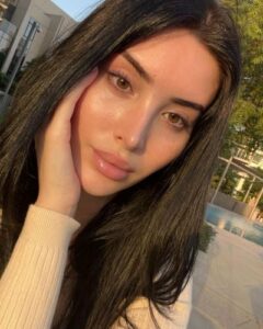 Thewizardliz Real Name, Age, Nationality, Boyfriend, Net Worth