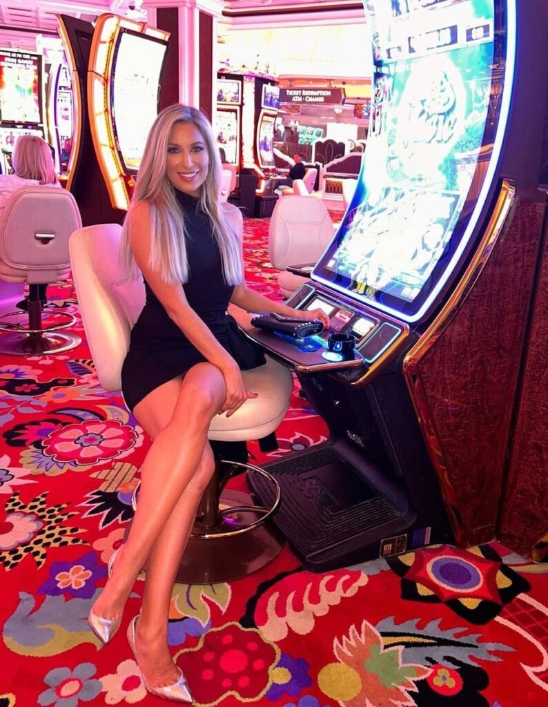 Jenn Pellegrino Wiki, Age, Height, Weight, Parents, Husband, Net Worth, Bio