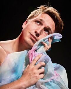 Shayne Topp Age, Height, Wife, Net Worth, Bio, Wiki