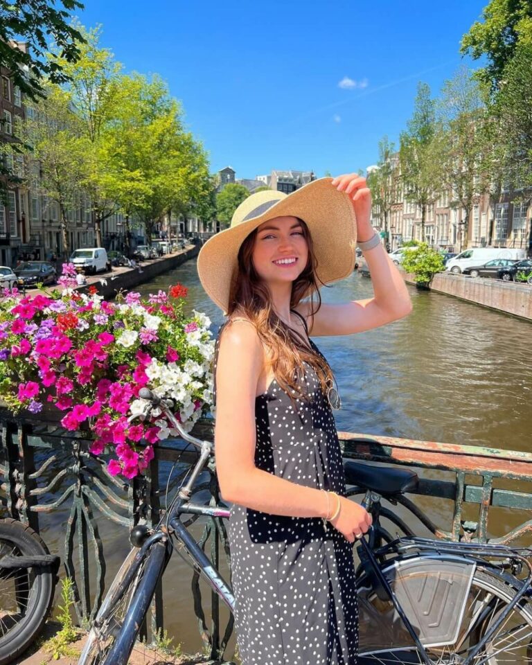 Meet Taylor Bell - American YouTube Celebrity