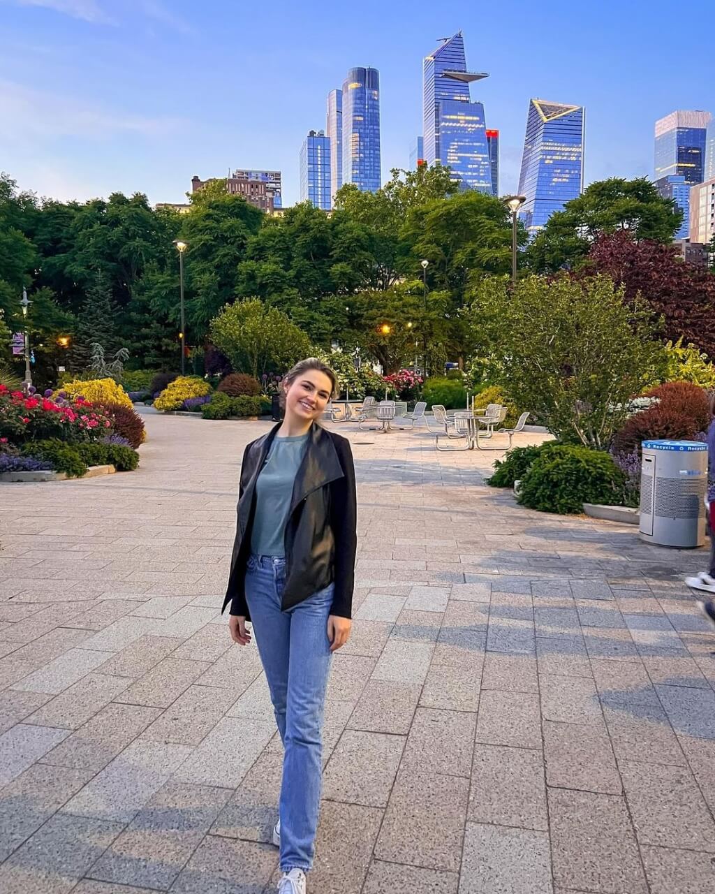 Meet Taylor Bell - American YouTube Celebrity