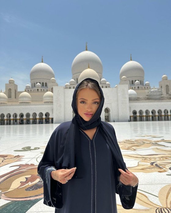 Who Is Woah Vicky! Biography