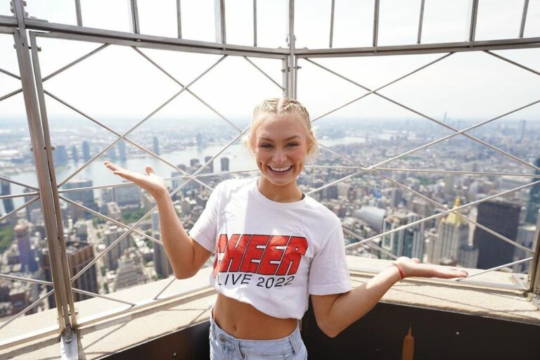 Cassadee Dunlap Parents, Age, Height, Boyfriend, Net Worth