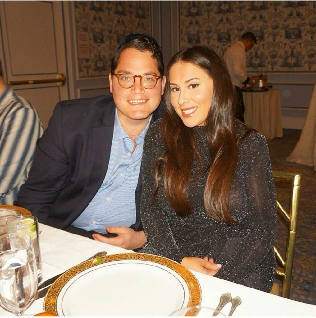 Claudia Oshry Net Worth, Mother, Age, Weight, Height, Boyfriend