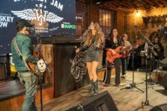 Mary Kutter Age, Height, Net Worth, Boyfriend, Songs