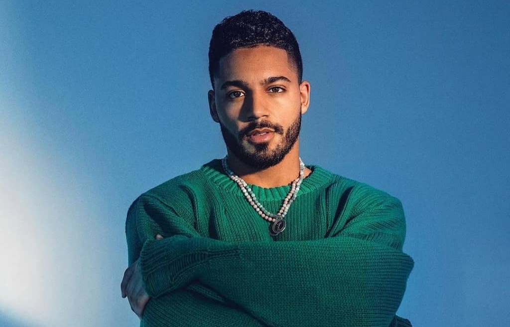 Michael Evans Behling Age, Height, Wife, Parents, Net Worth