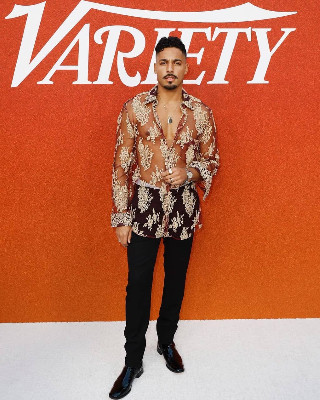 Michael Evans Behling Age, Height, Wife, Parents, Net Worth