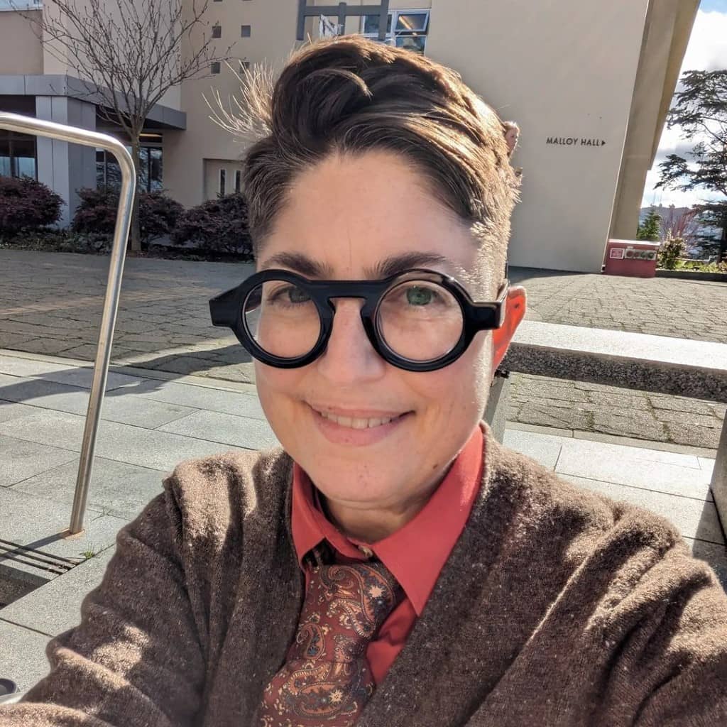 Who is Annalee Newitz And How She Become Journalist